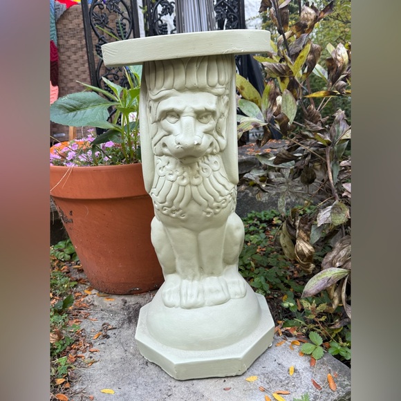 Accents | Vtg Lion Plaster Pedestal Plant Stand | Poshmark